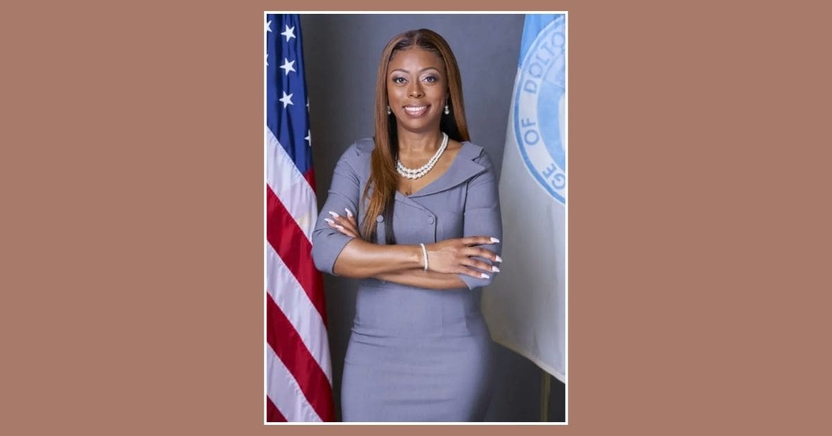Fugly Janice Holmes retiring as 3 Star NYPD Chief not as Probation ...